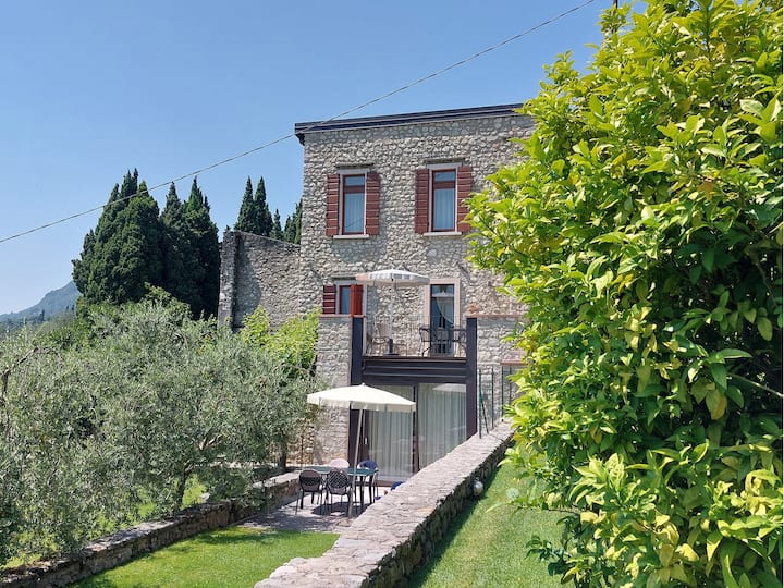 Bilocale Menta Terrazza, Piscina ,Vista Lago - Gargnano