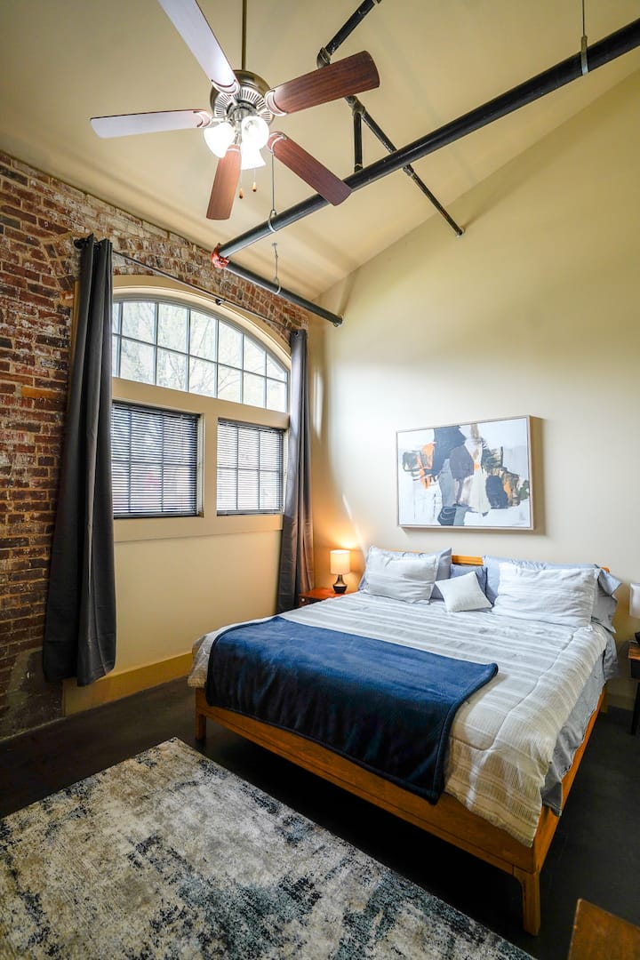 Industrial Escape [Large 2bdrm/2bath] - Lawrence, KS