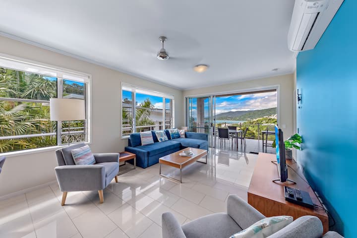 Stunning Two Bed Apartment With Amazing Ocean View - Airlie Beach