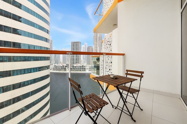Majestic Studio | Canal View | Business Bay - Dubai