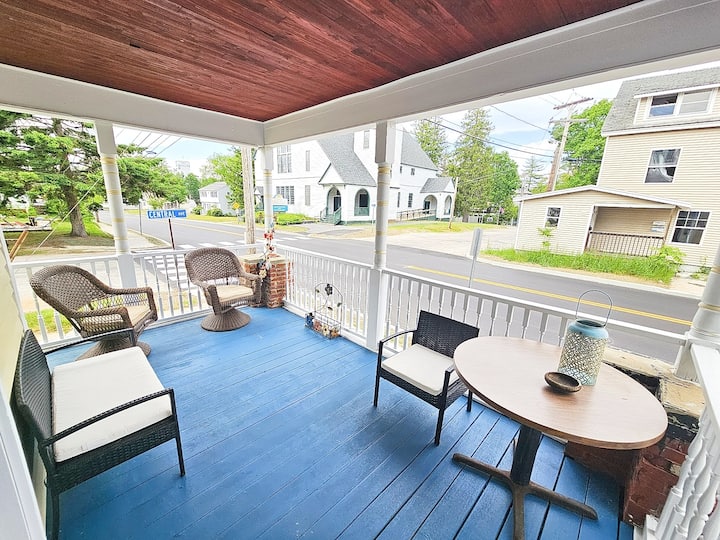 Spacious 4bd Apt Sleeps 10 Walk To Beach 7 Min. - Saco, ME