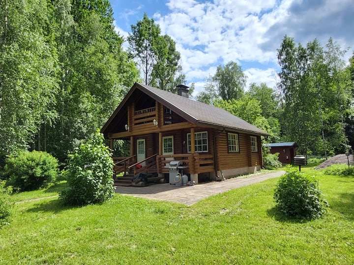 Kaunis Mökki Järven Rannalla. Puusauna. - Kanta-Häme