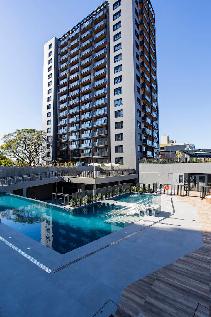 Luxury Suite | Private Bedroom | 42m² | Central - Porto Alegre