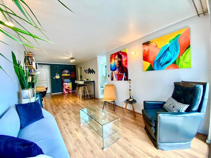 Ample Apt. In Las Condes Steps From The Subway - Santiago (Chile)