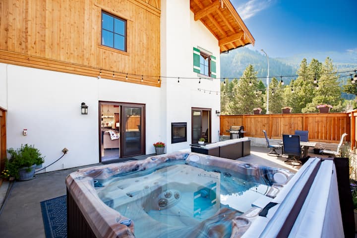 Beautiful Custom Lodge Downtown Leavenworth - Leavenworth, WA