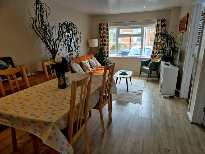 Ground Floor Retreat With Parking & Garden - Weymouth