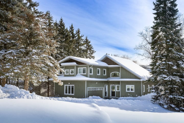 Waterfront All-season Luxury Cottage In Muskoka - Huntsville