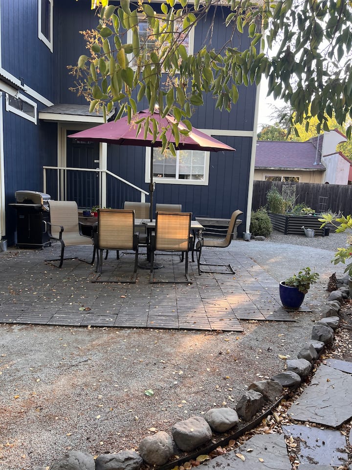 A Slice Of Sonoma Charm - Napa Valley, CA