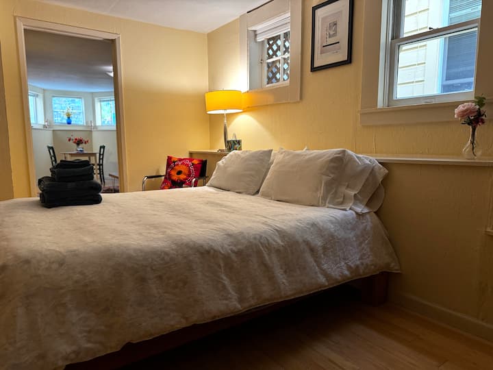 Peaceful Guest Suite Near Grace Cathedral - San Francisco, CA