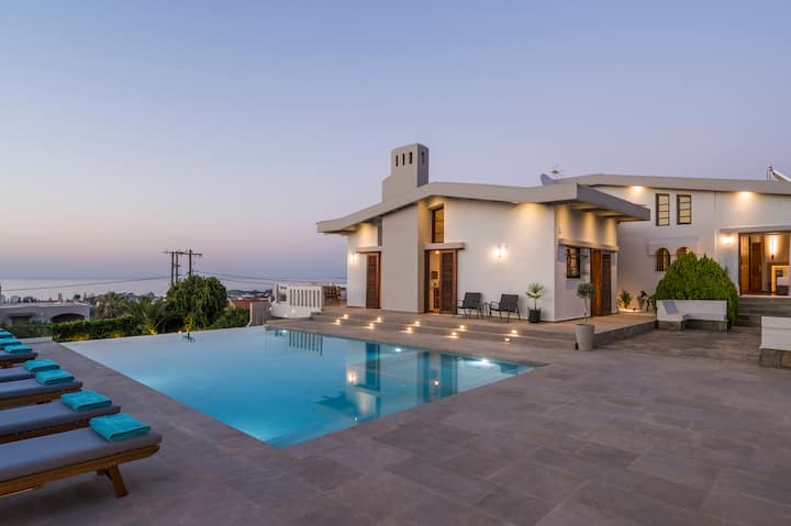 7br Luxury Villa With Heated Pool & Stunning Views - Chania