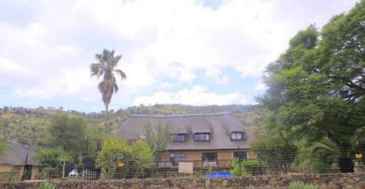 Nature's Green Resort And Spa - Cottage Royal - Pretoria (South Africa)
