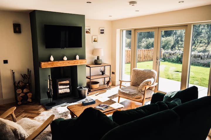 Design Led Cottage With Wood Burner - Dunkeld - Dunkeld, UK