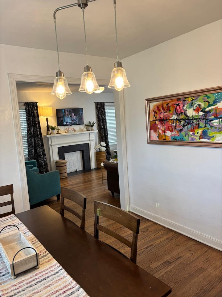 Lil' Heaven On Dakota: Charming Dog Friendly Home - Oklahoma