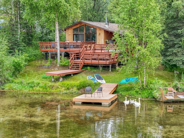 Hot Tub! 2br Peaceful Lakefront Cabin Sleeps 6! - Alaska