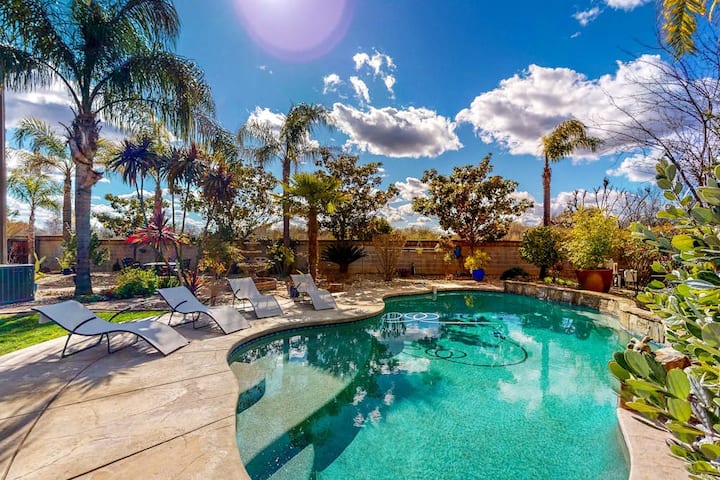 Amazing Home-central Location, Large Yard & Pool - Roseville, CA