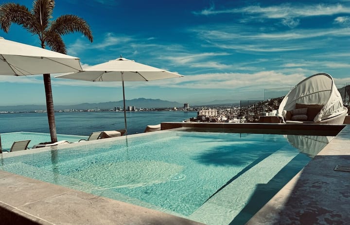 Large Condo With Ocean View & Rooftop Pool - Puerto Vallarta