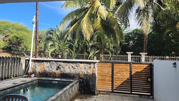 Au Bout Du Monde - 4 Bedroom Private Villa + Pool - Mauritius