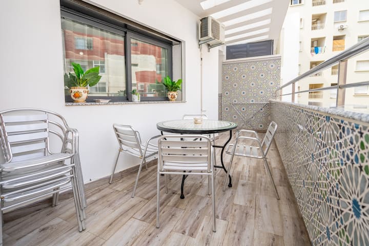 Deluxe  Appartement Au Centre Avec Un Grand Balcon - Tangier