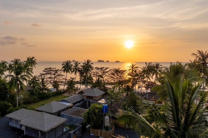 Private Beach Villa With Sunset Views-on The Sand - Ko Pha Ngan