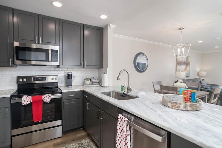 Rebel Play And Stay - Oxford, MS