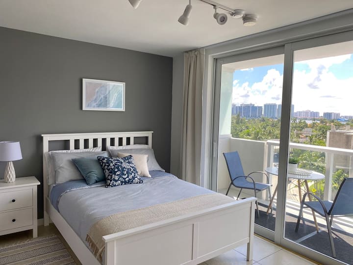Beautiful Studio With Direct Access To The Beach! - Aventura, FL