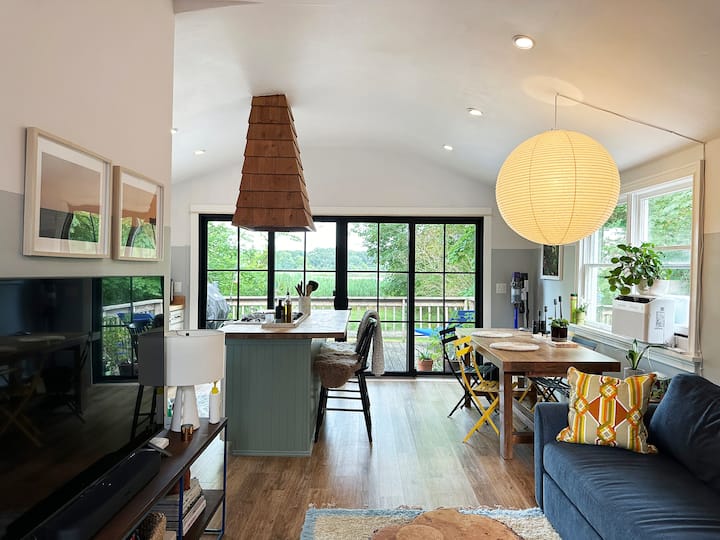 Swan House: Wooded 2-bedroom On Swan River - Patchogue, NY