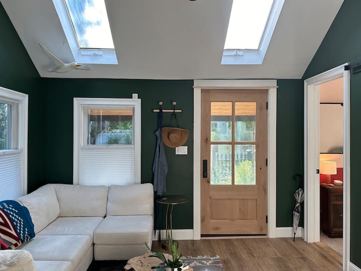 Swan House: Wooded 2-bedroom On Swan River - Patchogue, NY