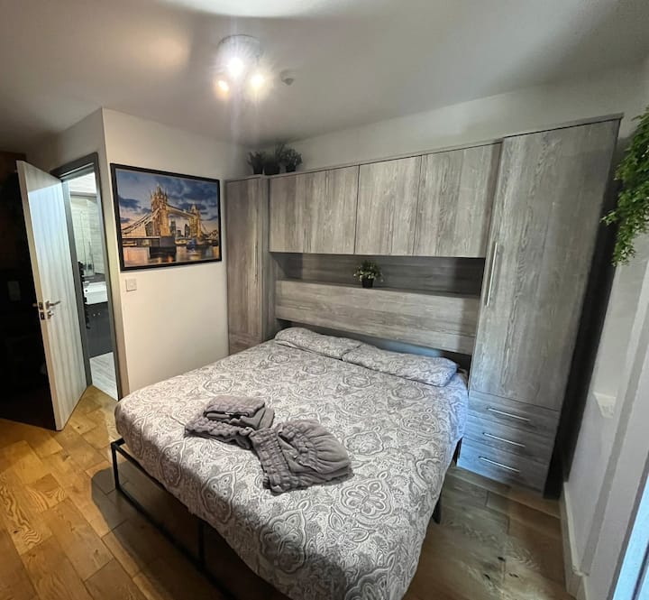 Guest House Private Entrance & Free Parking Space - Dartford