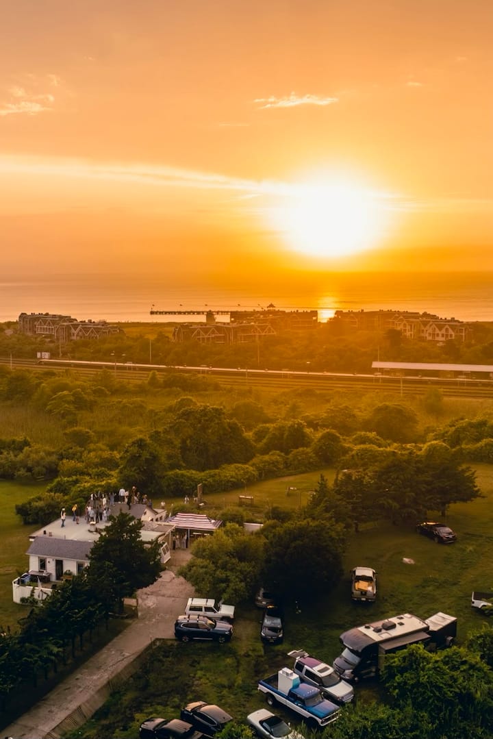 Montauk Fort Pond Sunset Views 3br/1.5ba 2.5 Acres - Montauk, NY