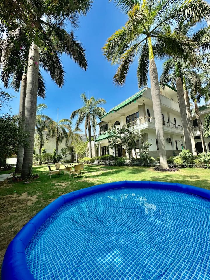 4bhk Party Place With Pool - New Delhi
