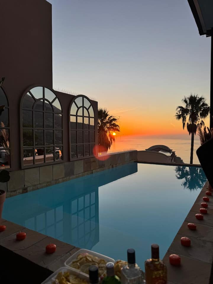 Spacious Tranquil Luxury - Camps Bay