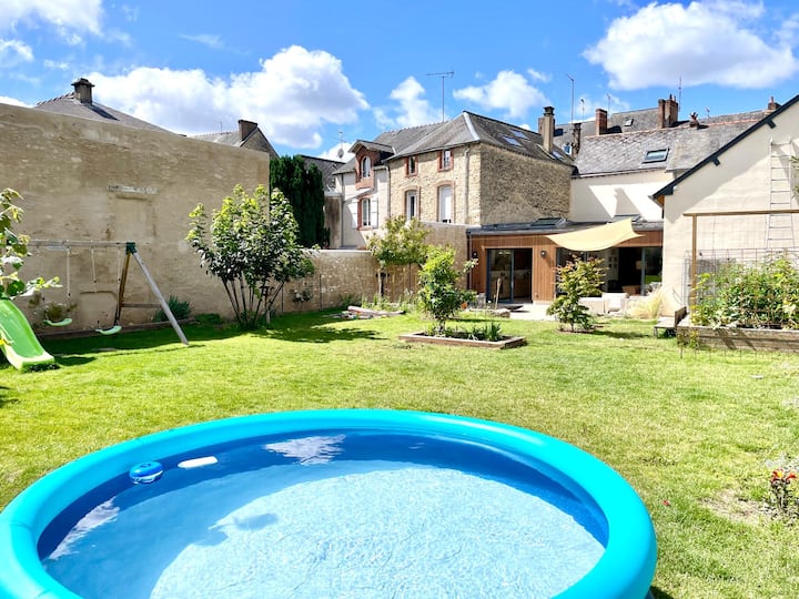 Grande Maison Familiale, Cœur De Laval, 10 Pers - Laval, France