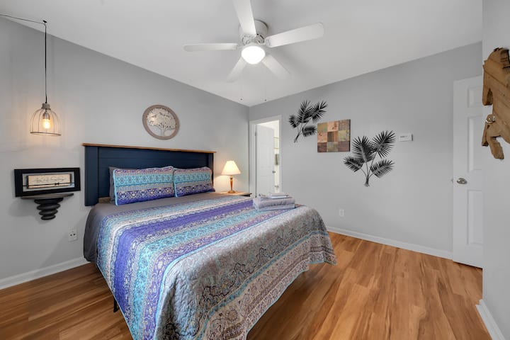 Walk To Bars & Restaurants! | 1br Highlands Stay! - Louisville Zoo, Louisville