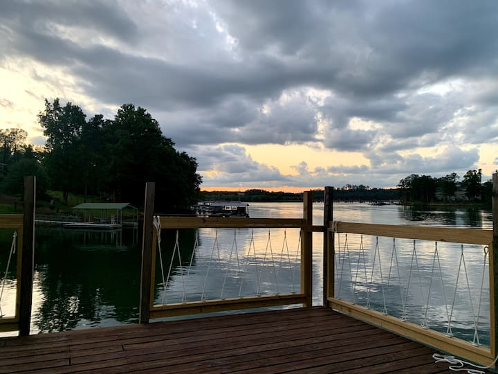 Walking Distance To Stadium With 4 Parking Spots! - Clemson