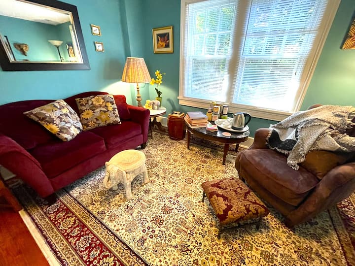 Secret Gardens Carriage House - Winchester, WA