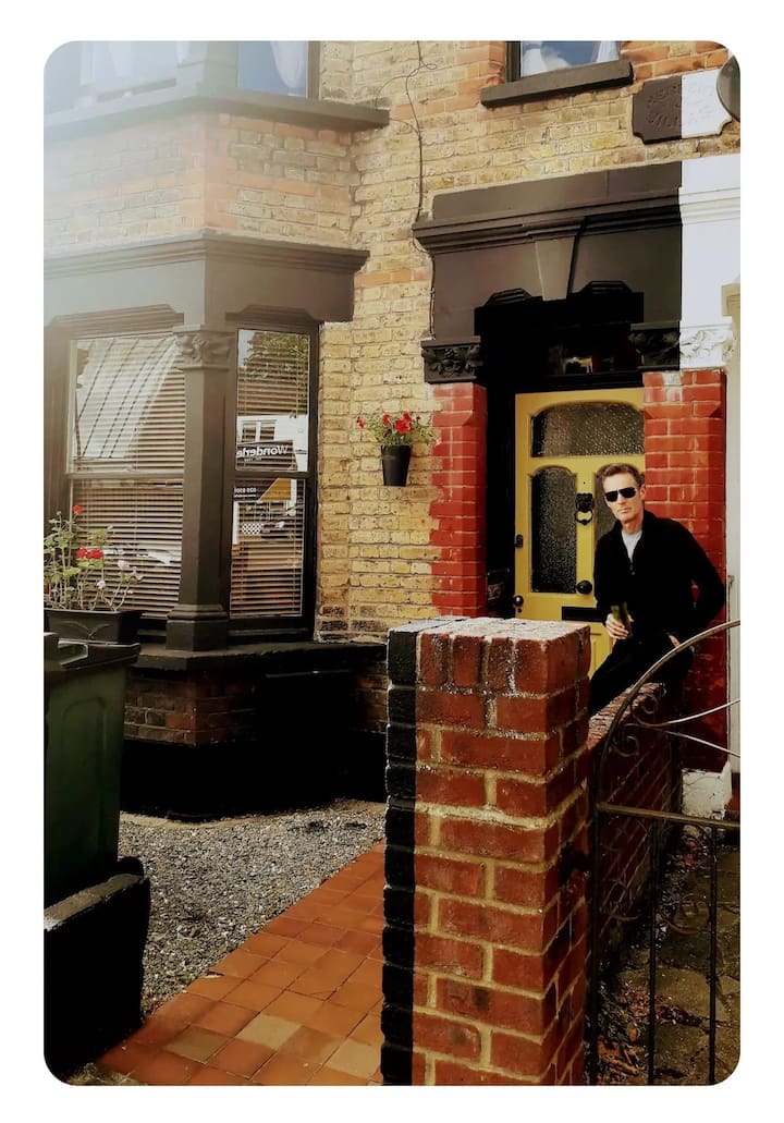 Warm Contemporary B&b In Stylish Victorian House. - Enfield
