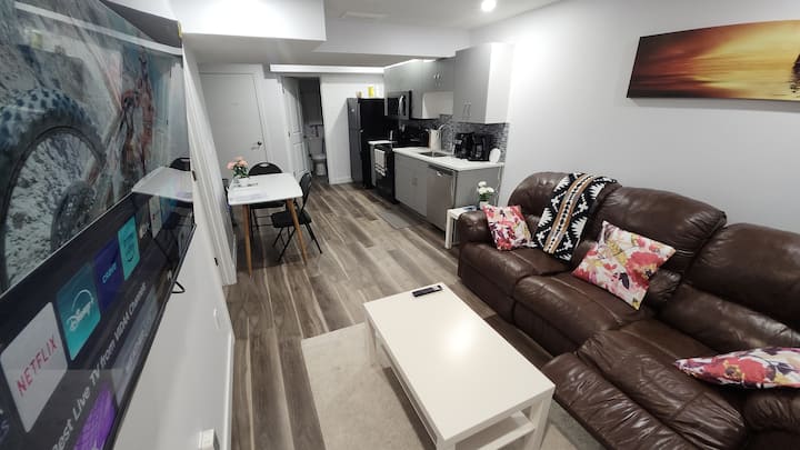 Cozy 1-bedroom Suite With Separate Side Entrance - Edmonton