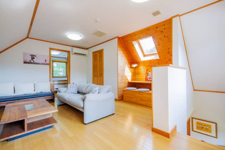 Pet-friendly Riverside Cottage - Miyagi
