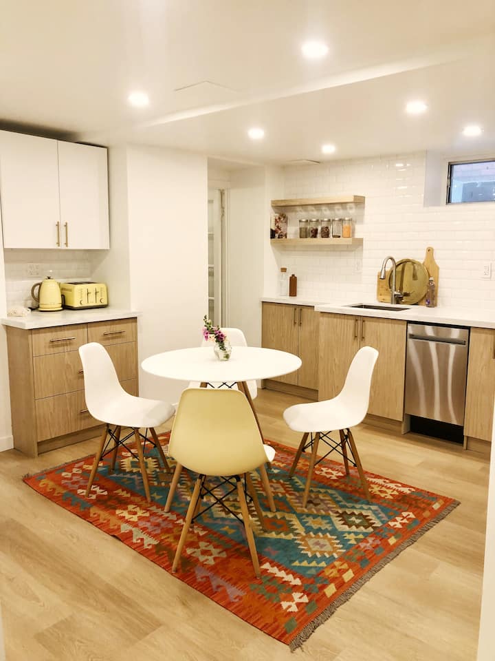 Cozy One-bedroom In Little Portugal - Toronto