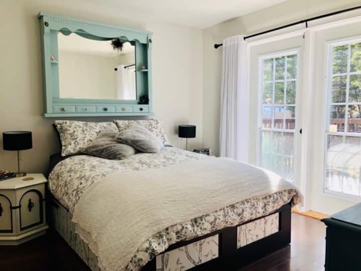 The Melbourne Suite - 3 Bedroom In Copper Ridge - Whitehorse