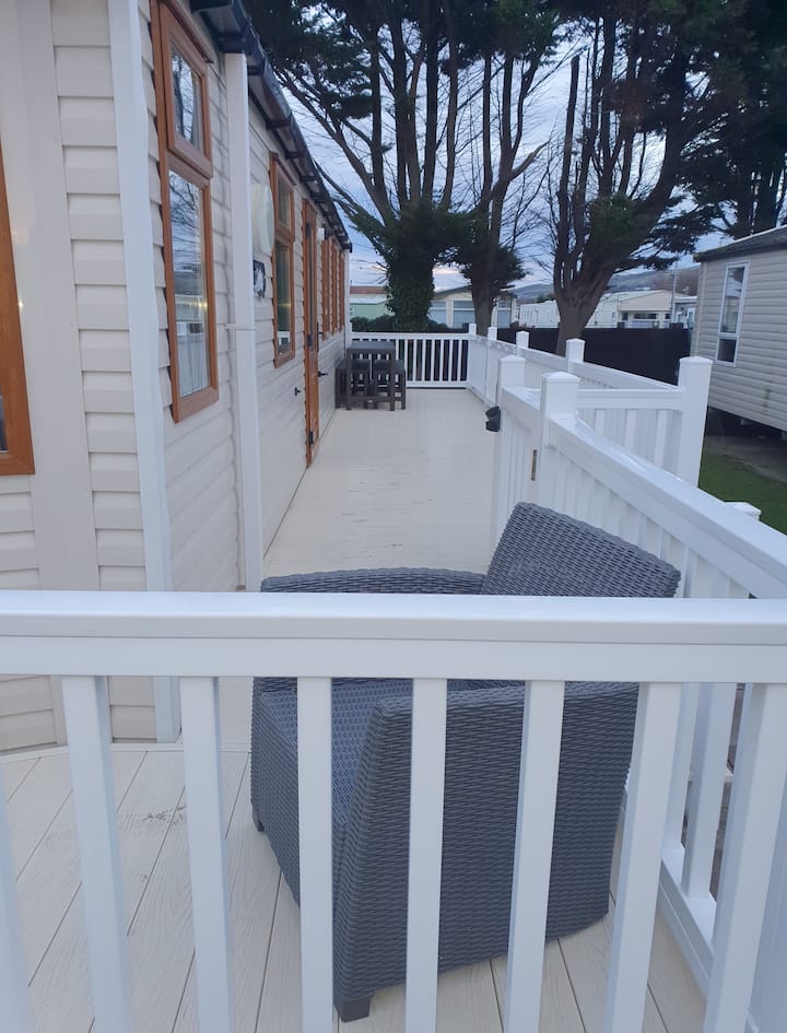 5 Minutes Walk To The Beach, Close To Club House - Rhyl