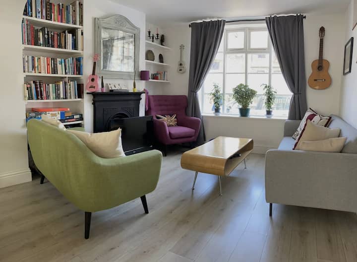 Spacious 4 Bed House, Near The Beach - Brighton