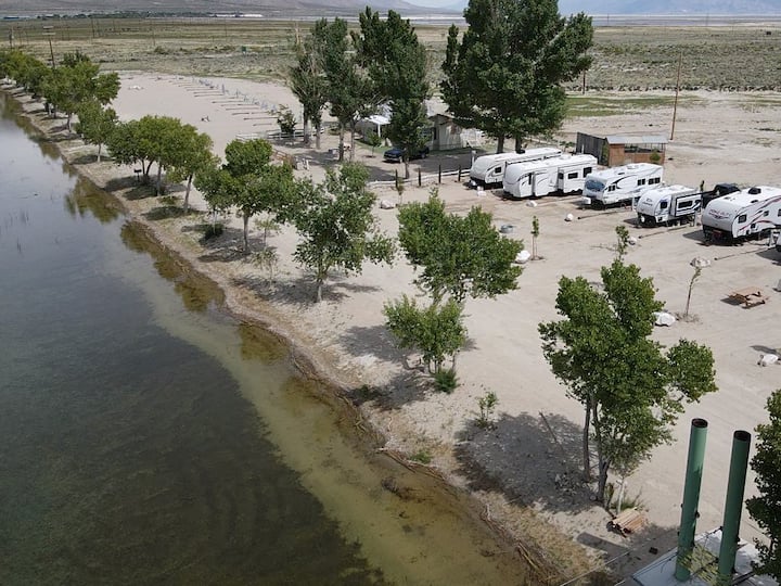 Lakeside Camping Rv Site #11 Near Alabama Hills - United States