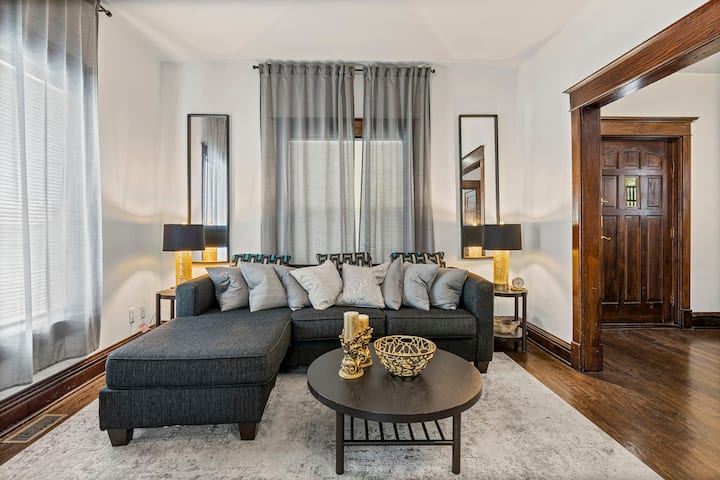 Lux Classic Walnut Home - Kansas City, MO