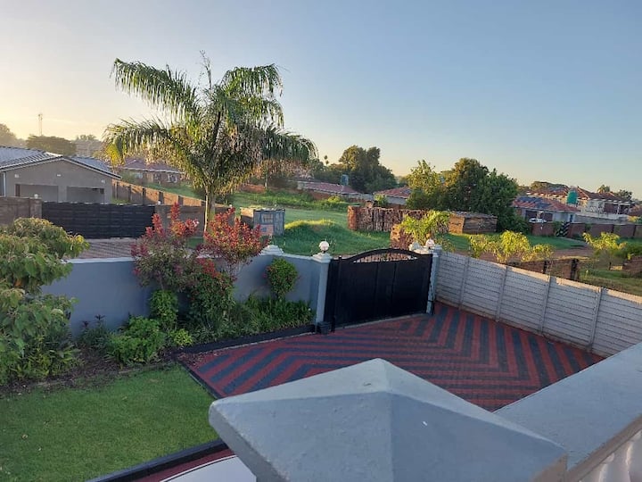Eden Garden House: Family Holiday/meet Up Home - Harare