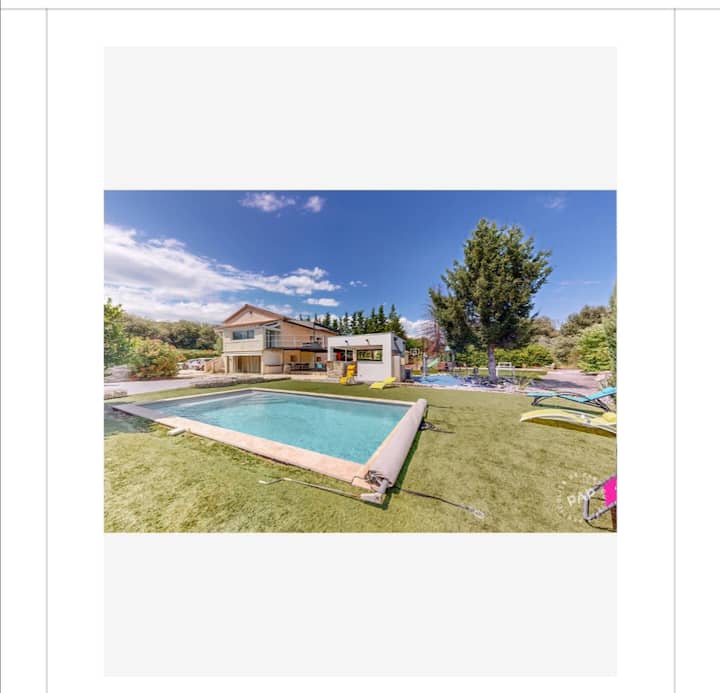 Villa 10 Personnes Avec Piscine Dans Le Gard - Alès