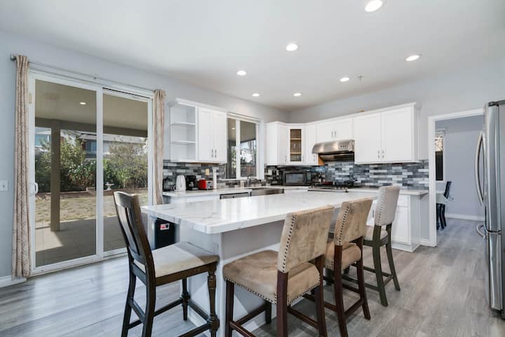 Beauty Of Montclair Home - Pomona, CA