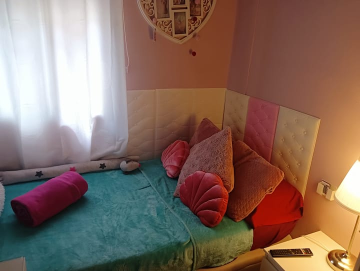 Linda Habitación, A 2" Del Metro, Cerradura. - Sevilla
