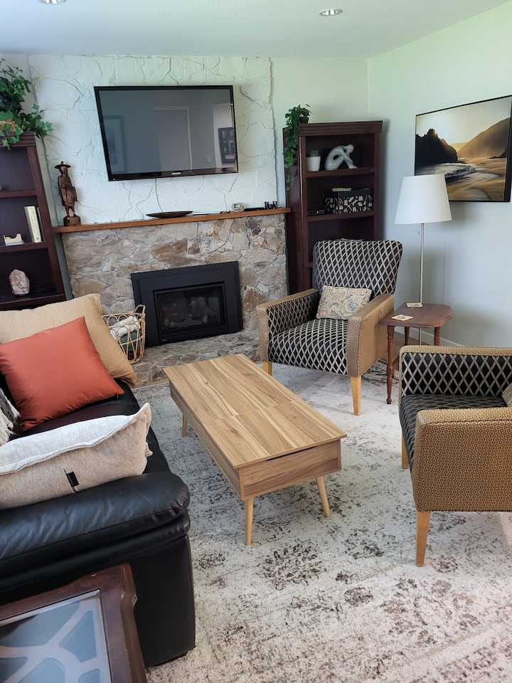 North Delta 2 Bedroom Suite 30 Min To Vancouver - Delta