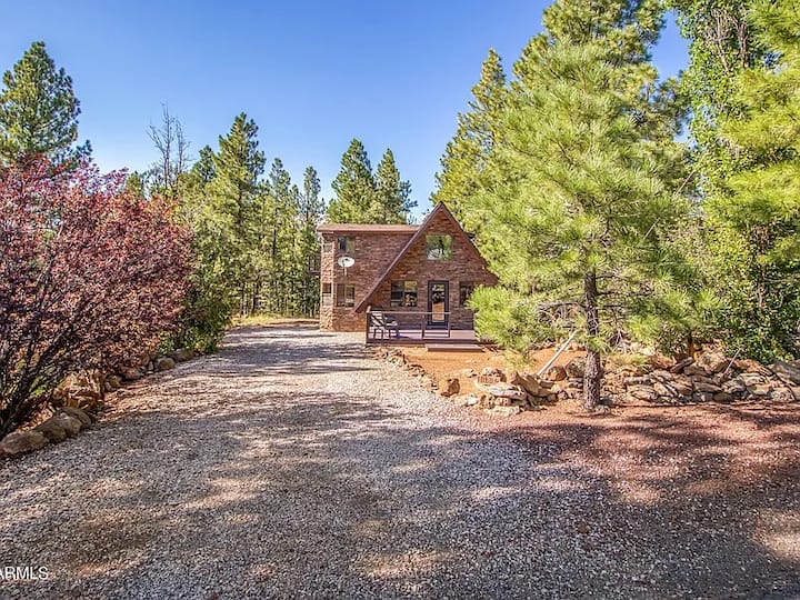 Your Perfect Cabin Getaway. Custom Upgrades, Charm - Munds Park, AZ
